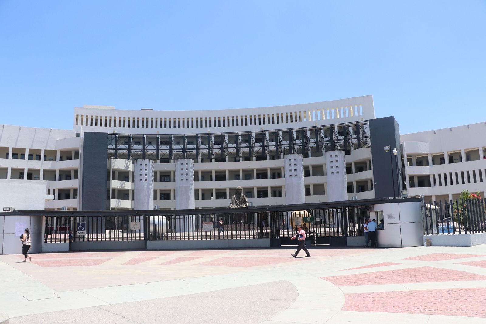 Janeth se reencuentra con sus hijas tras ocho meses y una lucha legal - Momento | San Luis Potosi